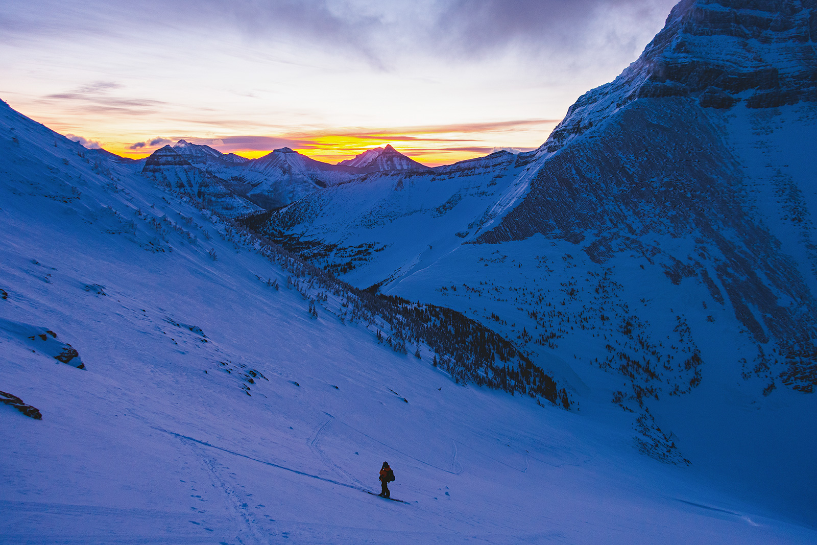 Sunrise from the slopes of Mt. Stimson in Glacier National Park ...