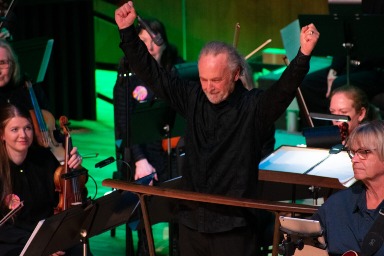 Glacier Symphony Teams up with Jeans 'n Classics for a Night of Elton ...