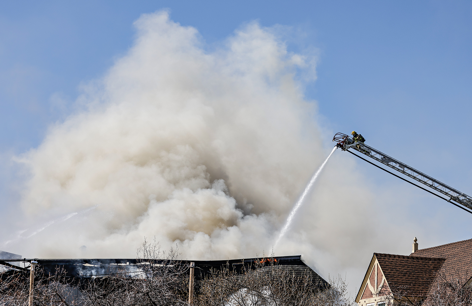 Structure Fire Engulfs Kalispell Quality Inn - Flathead Beacon