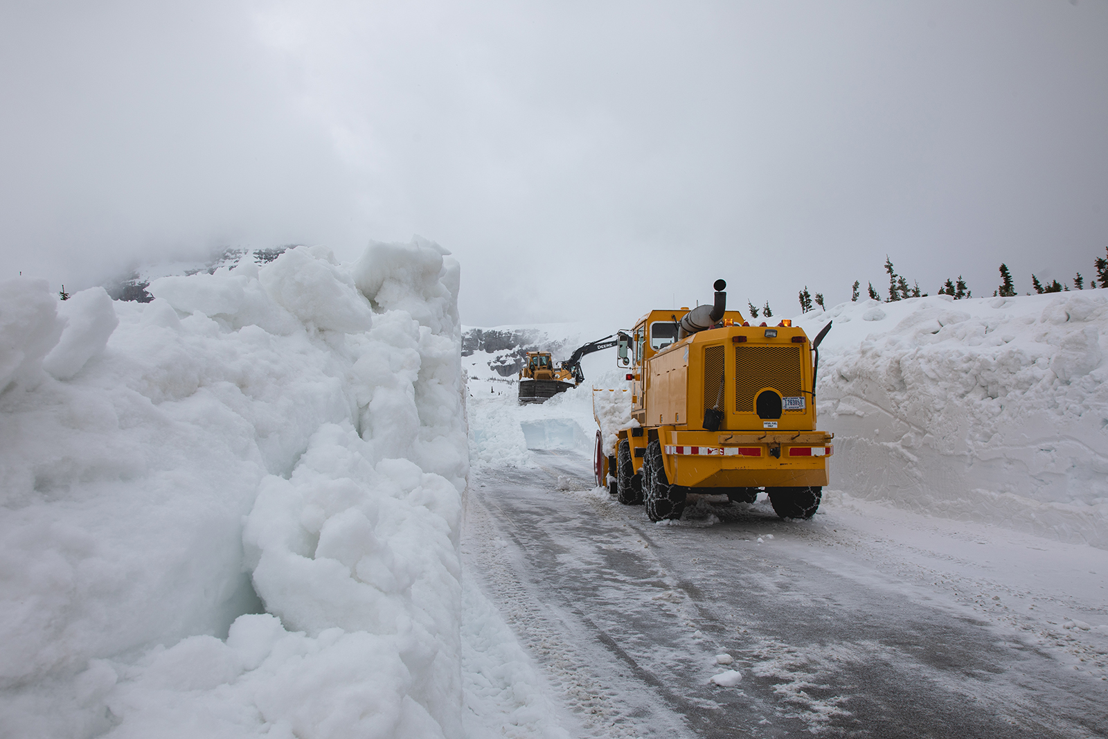 As Plows Reach Logan Pass, Glacier Park’s High Country Hangs onto ...